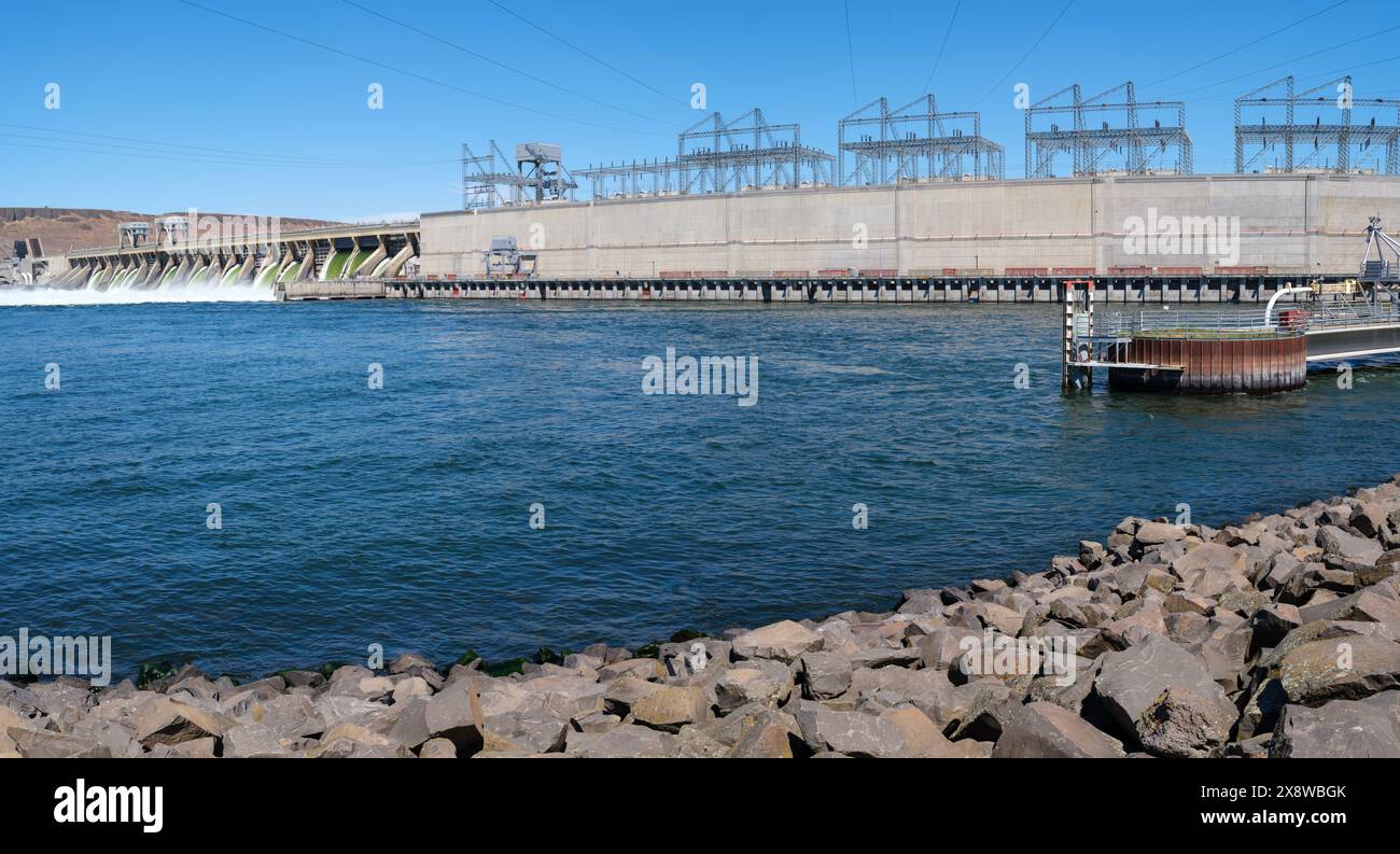 Panorama of the McNary Dam and powerhouse on the Columbia River in ...
