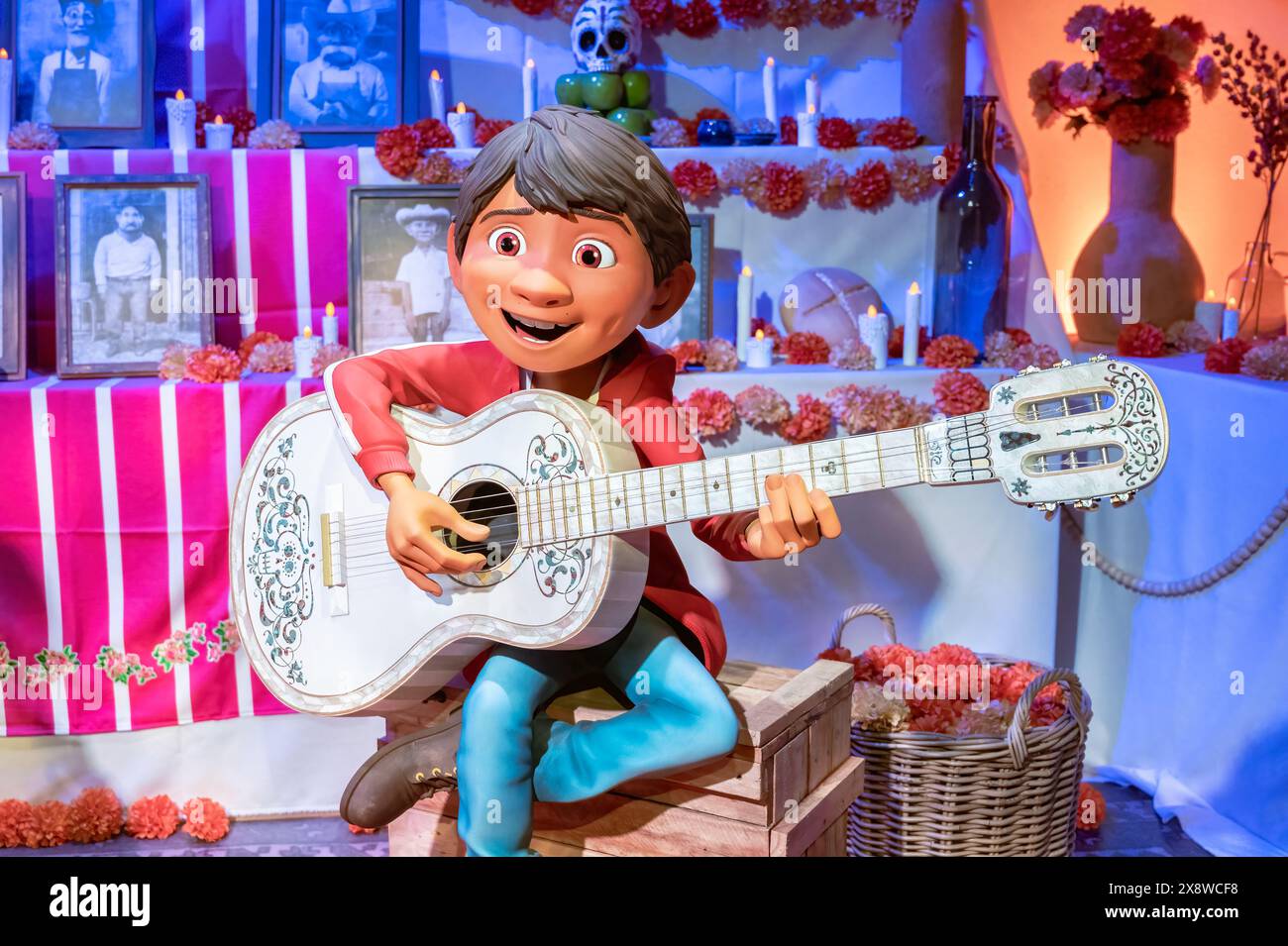 Coco film pixar hi-res stock photography and images - Alamy