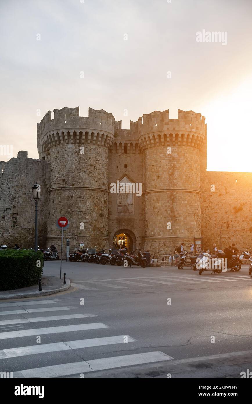 Rhodian building hi-res stock photography and images - Alamy