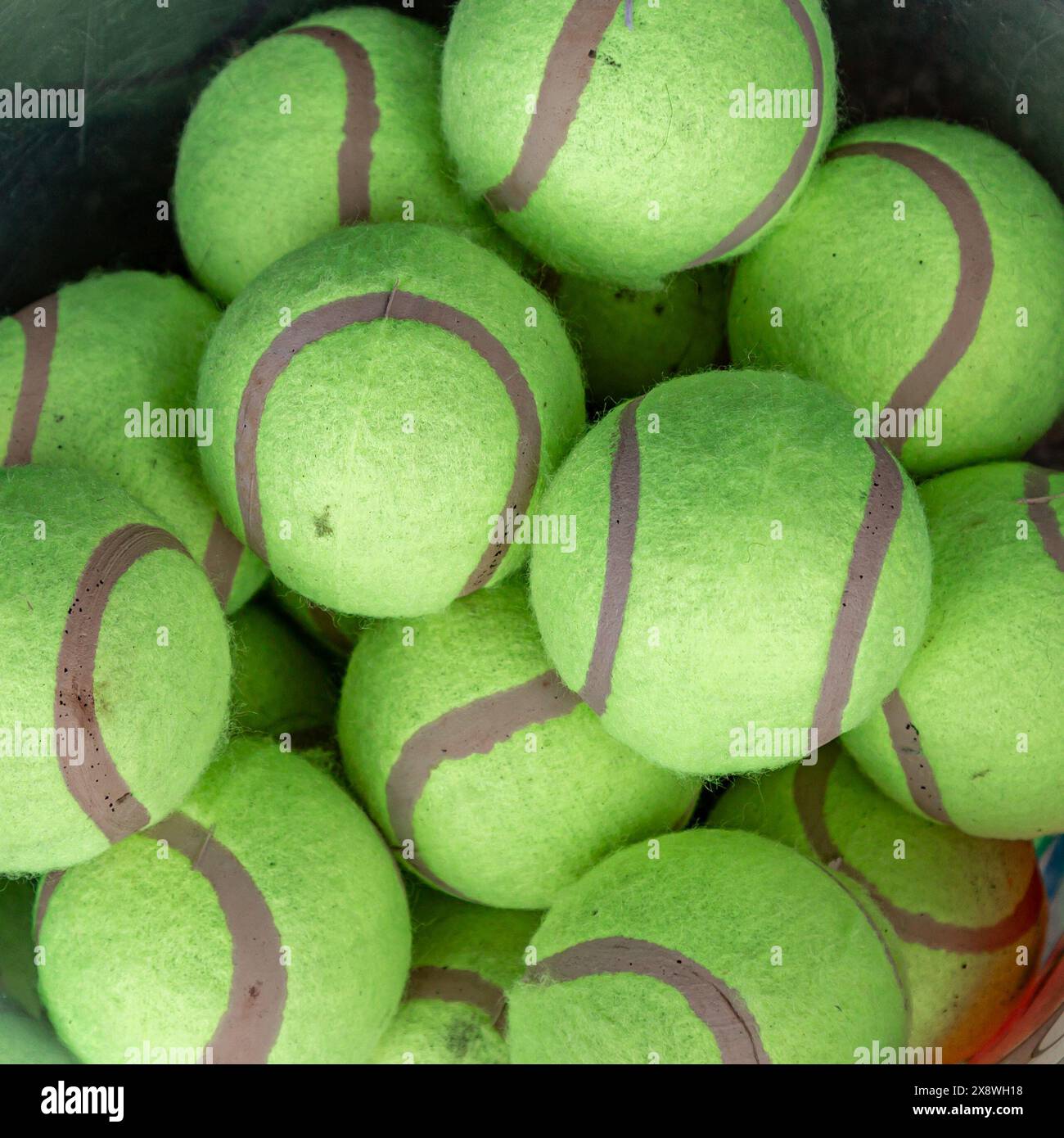 Fluorescent yellow tennis balls hi-res stock photography and images - Alamy