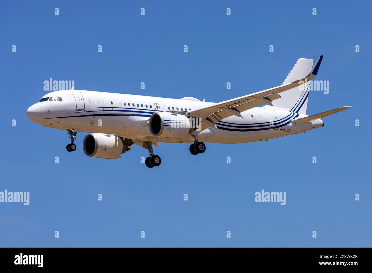 Airbus a320 251n corporate jet hi-res stock photography and images - Alamy
