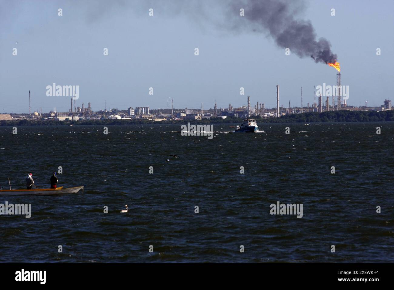 Puerto Miranda, Venezuela. 28-01-2009 Oil tanker ships are seen in the ...