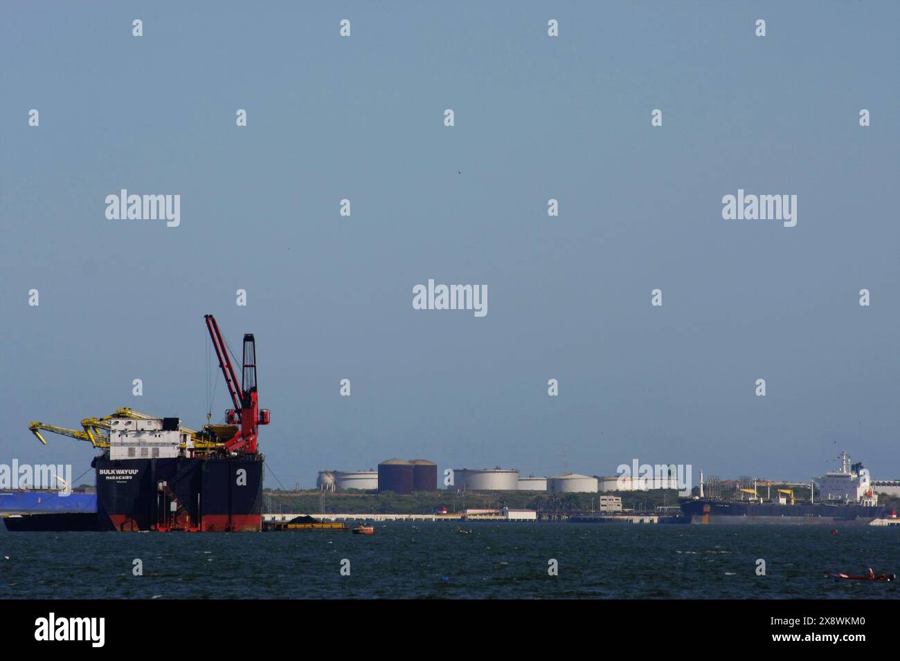 Puerto Miranda, Venezuela. 28-01-2009 Oil tanker ships are seen in the ...