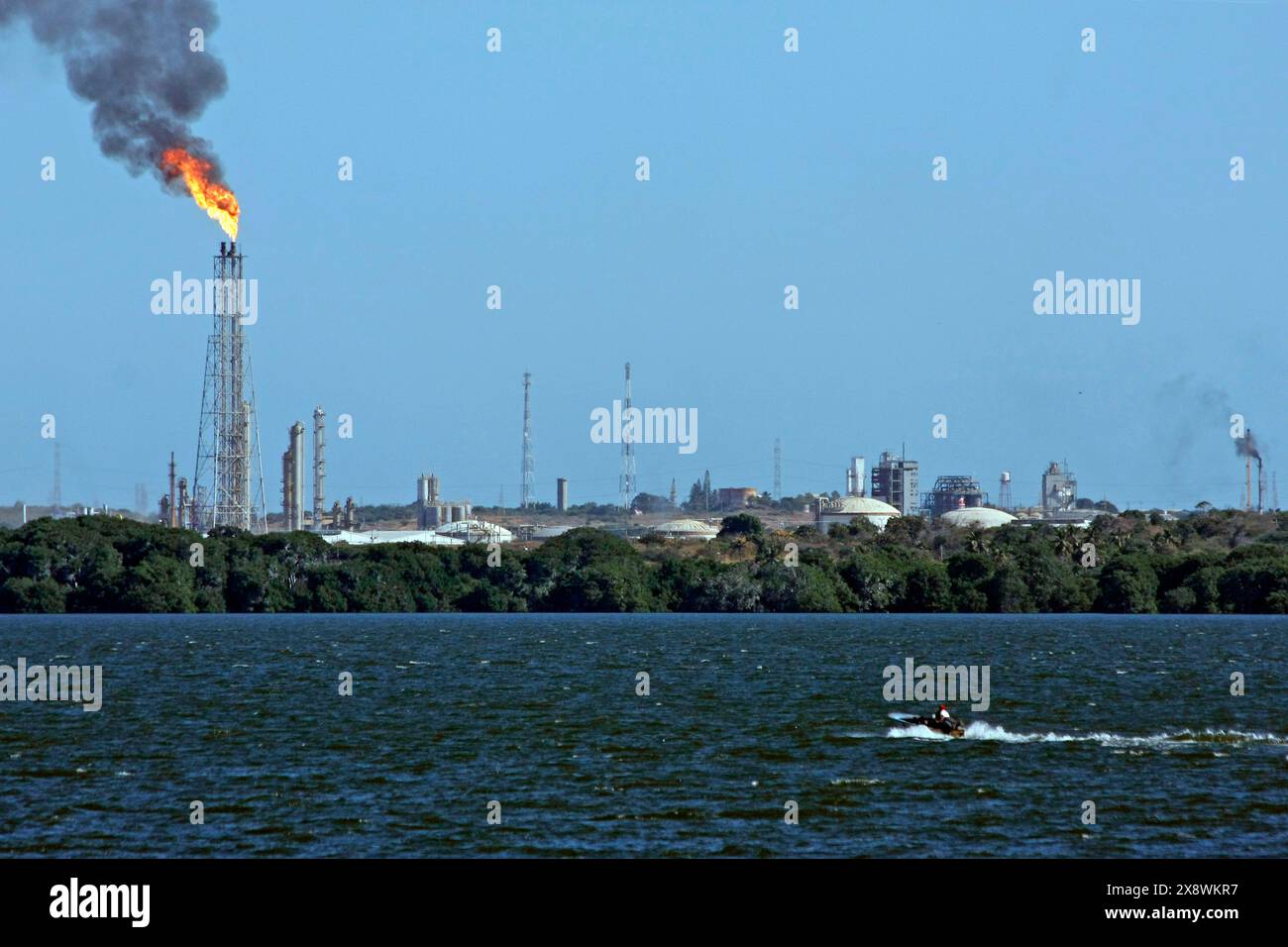 Puerto Miranda, Venezuela. 28-01-2009 Oil tanker ships are seen in the ...