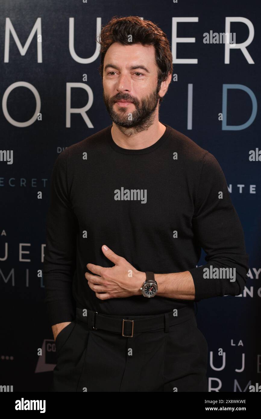 Actor Javier Rey attends the photocall of the movie La Mujer Dormida in ...