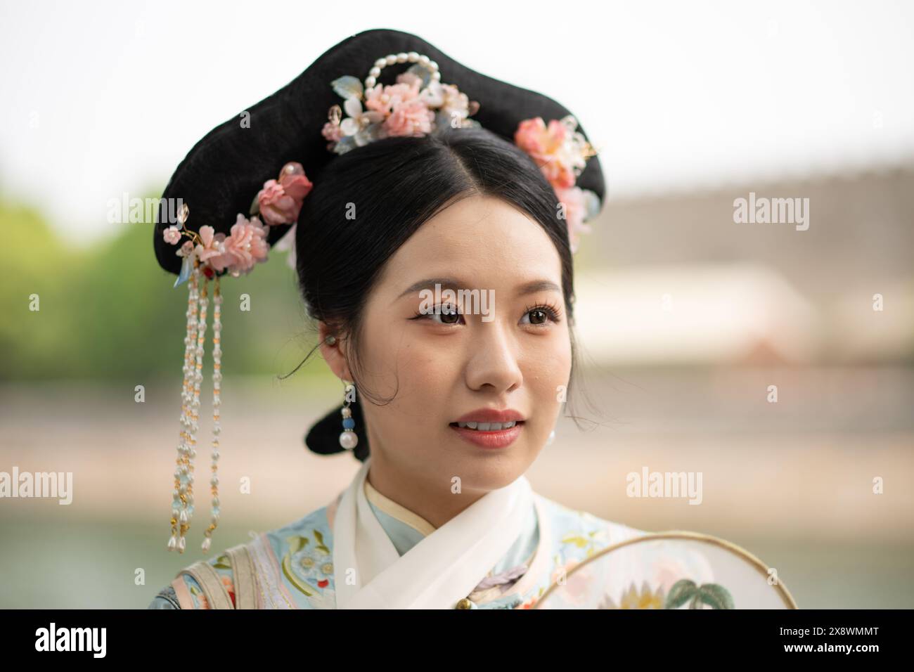 Portrait of Beautiful young Chinese ladies wearing Chinese traditional ...