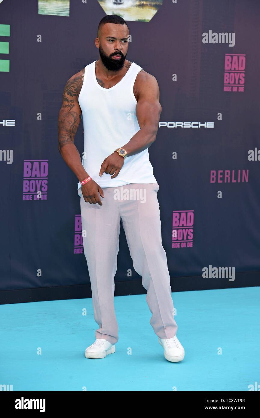 Barry Hammerschmidt auf dem mintfarbenen Teppich bei der Europapremiere ...