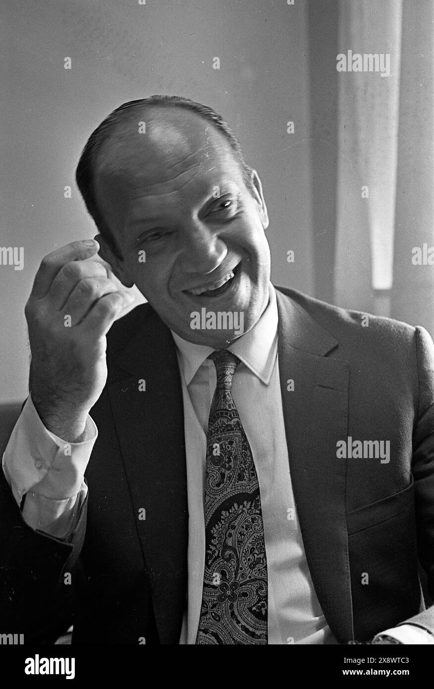 Argentine journalist, TV presenter and announcer Enrique Alejandro ...