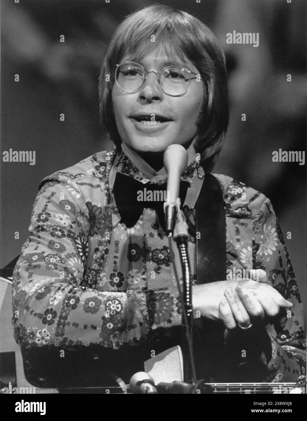 Singer-songwriter John Denver Stock Photo - Alamy