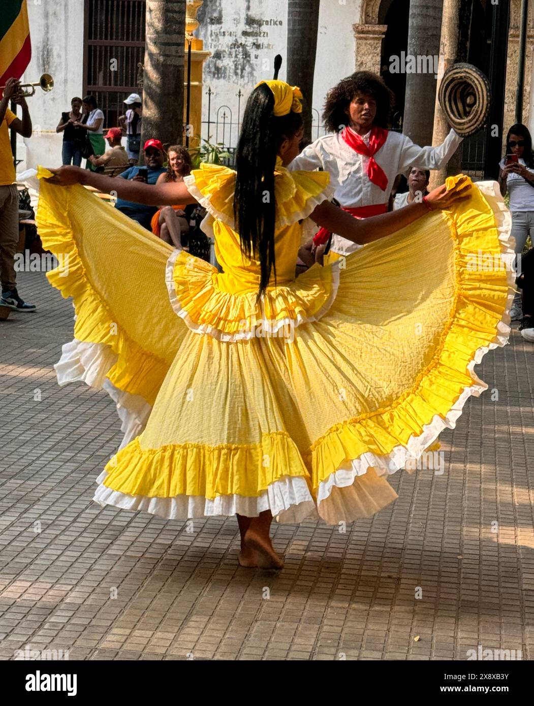 Dancers in one of the plazas of the historic center of Cartagena ...