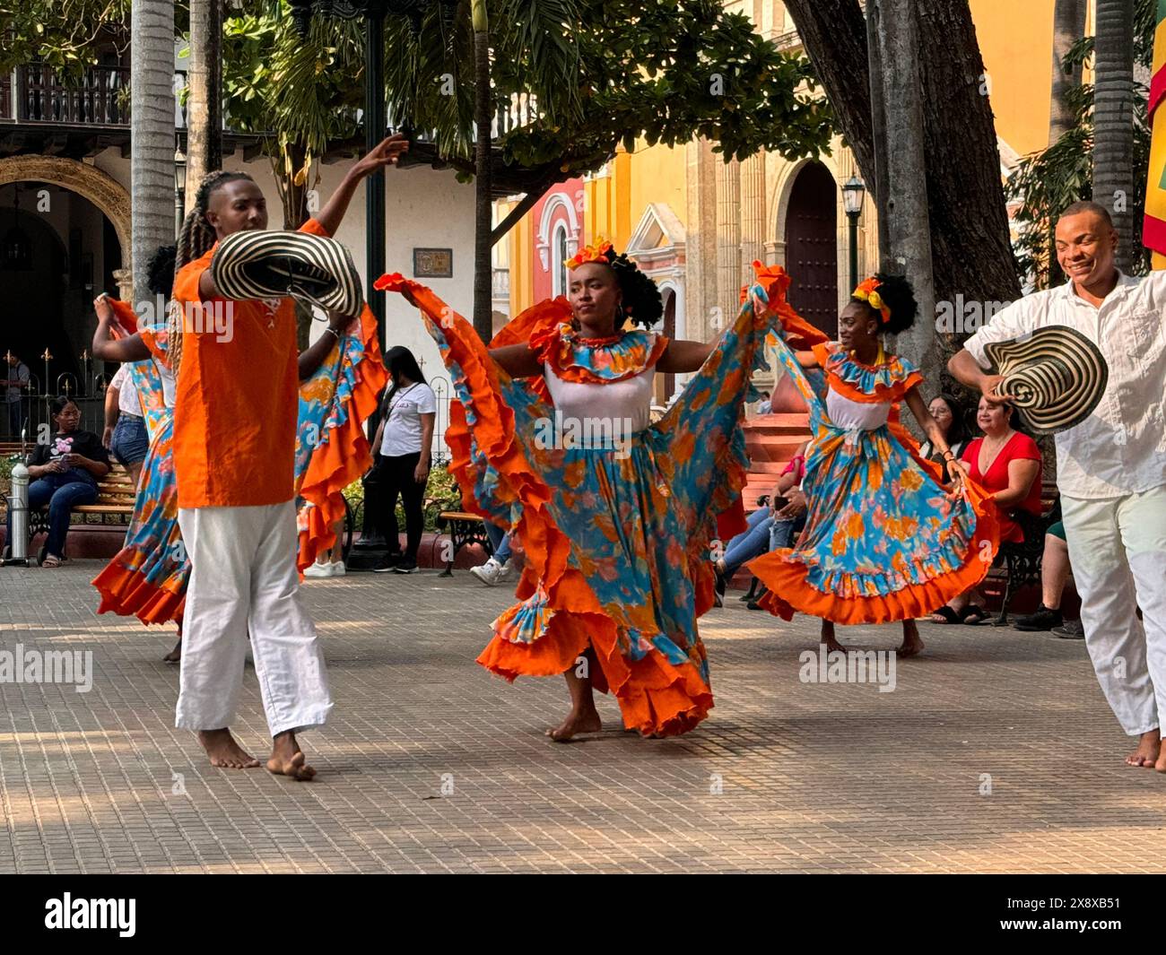 Dancers in one of the plazas of the historic center of Cartagena ...