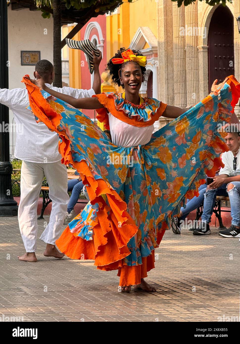 Dancers in one of the plazas of the historic center of Cartagena ...