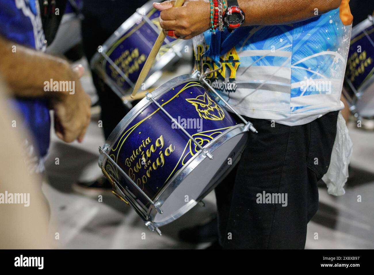 Rio carnival dancing drums hi-res stock photography and images - Alamy