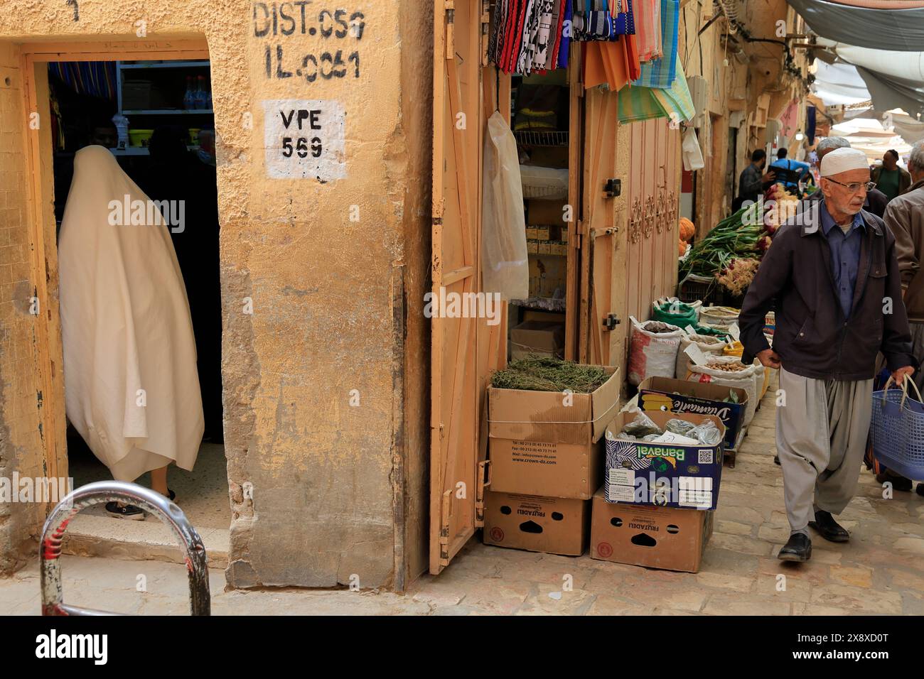 Haik hi-res stock photography and images - Alamy