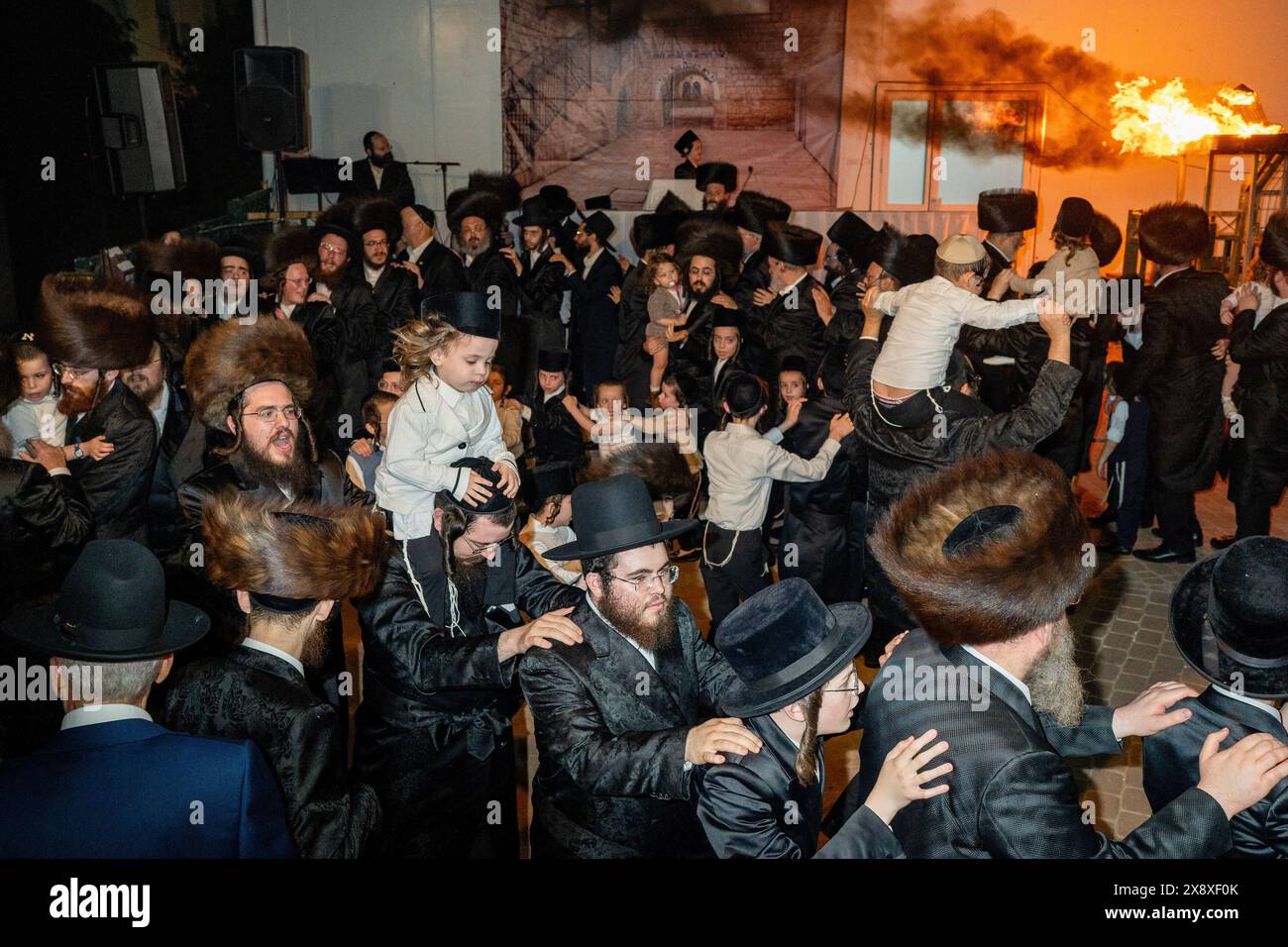 Hasidic orthodox, Jewish men, sing and dance during Lag Ba'omer in the ...