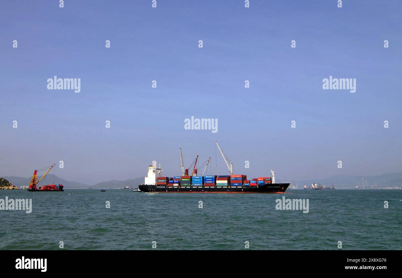 Ship mermaid hi-res stock photography and images - Alamy