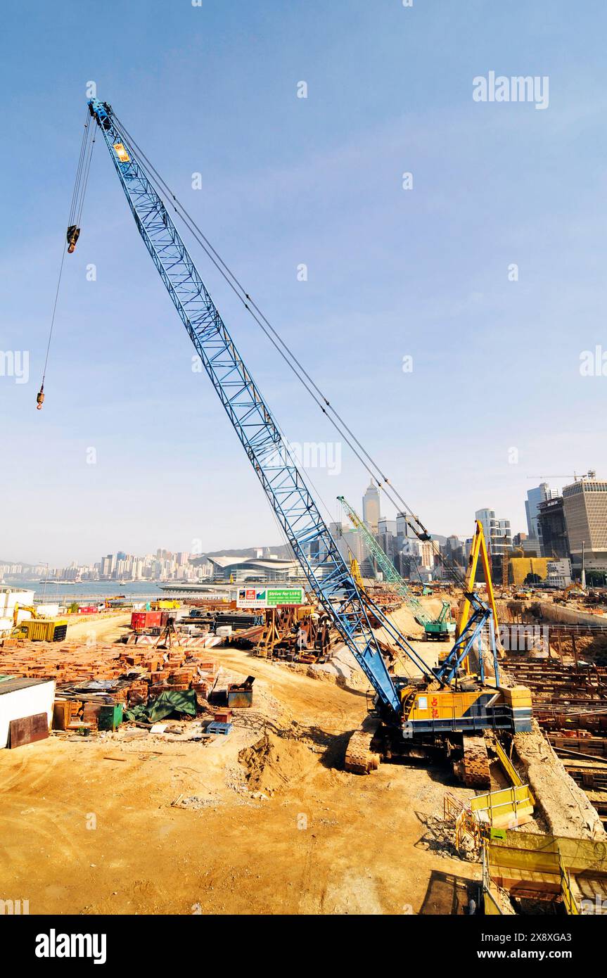 Development of the reclaimed land near the IFC mall and the GPO in Hong ...