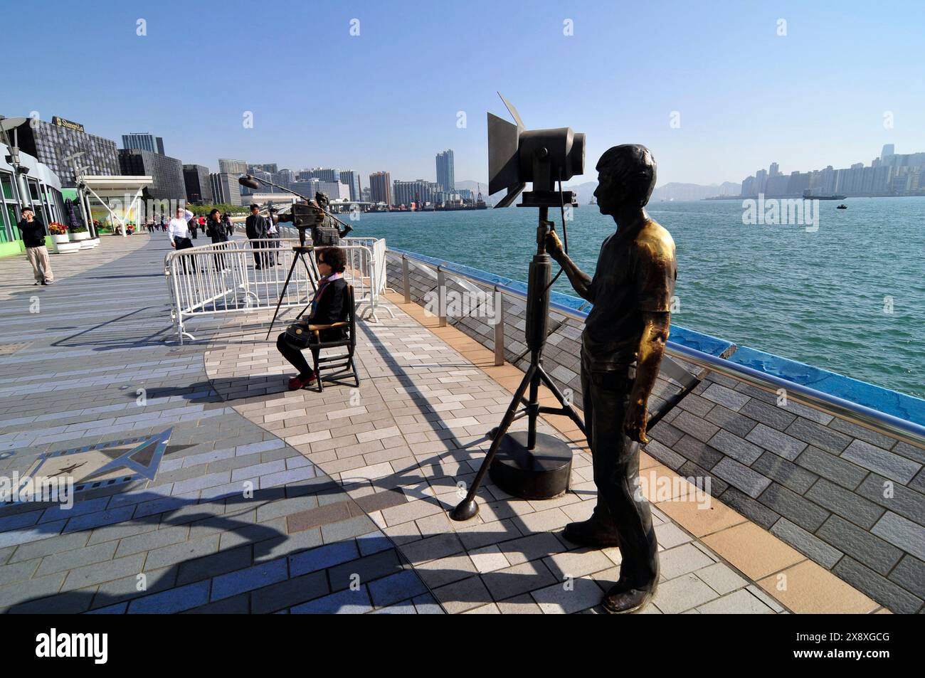 The Avenue of stars on the Victoria harbour promenade in Tsim Sha Tsui ...