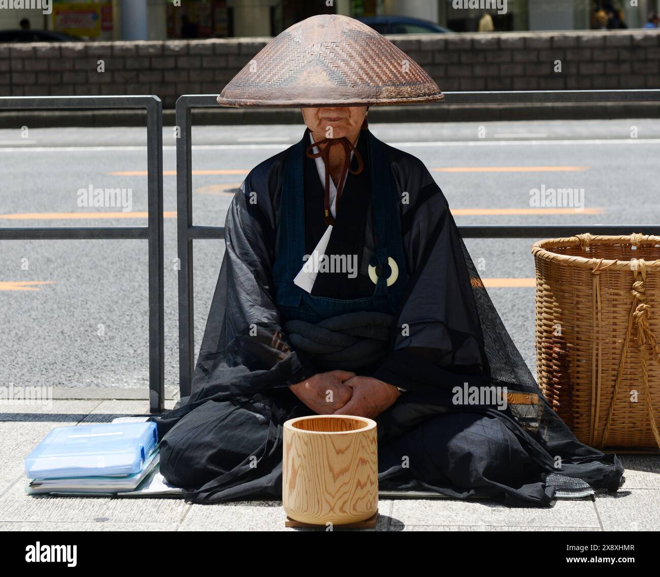 Japanese straw hat hi-res stock photography and images - Alamy