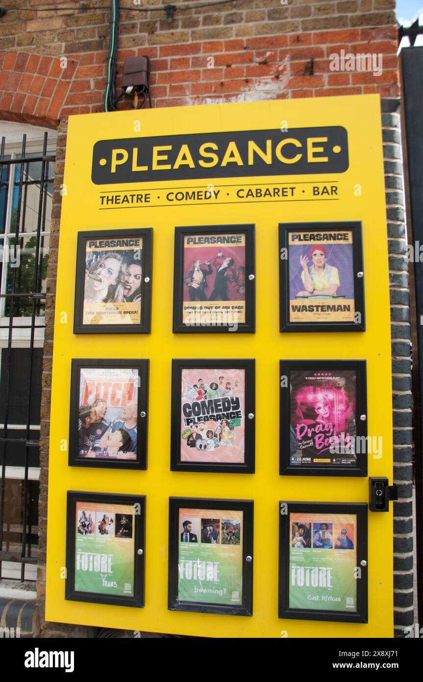Small actors theatre hi-res stock photography and images - Alamy