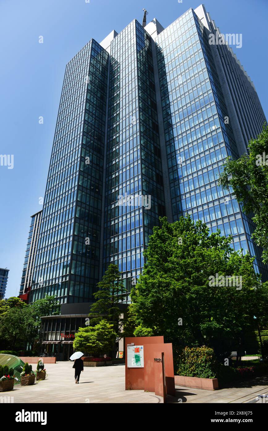 The modern Jimbocho Mitsui Building in Kanda, Tokyo, Japan Stock Photo ...