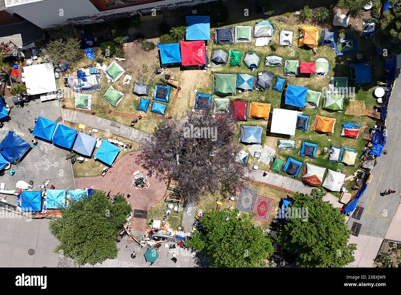 An aerial view of-pro-Palestinian protestor encampment at Cal State LA ...