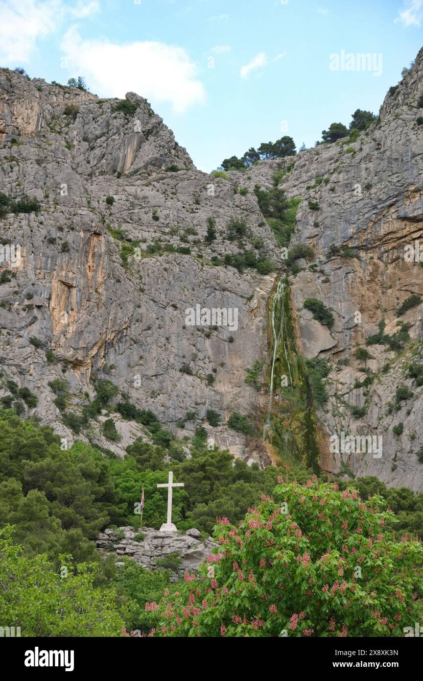 Cross rock symbol hi-res stock photography and images - Alamy