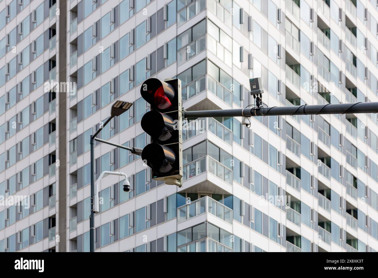 Traffic light on a city street Stock Photo - Alamy