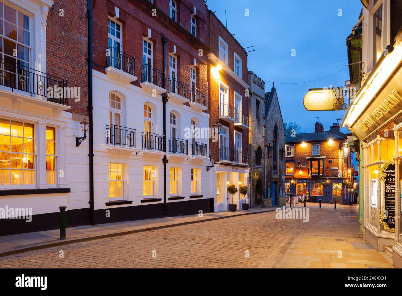 Evening on Bailgate in Lincoln, England Stock Photo - Alamy