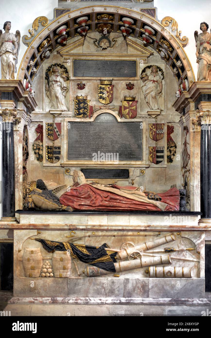 Clopton Chapel and the grave of Hugh Clopton, Holy Trinity Church of ...