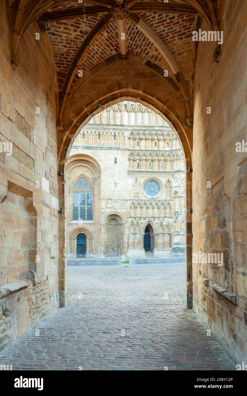 Lincoln gate hi-res stock photography and images - Alamy