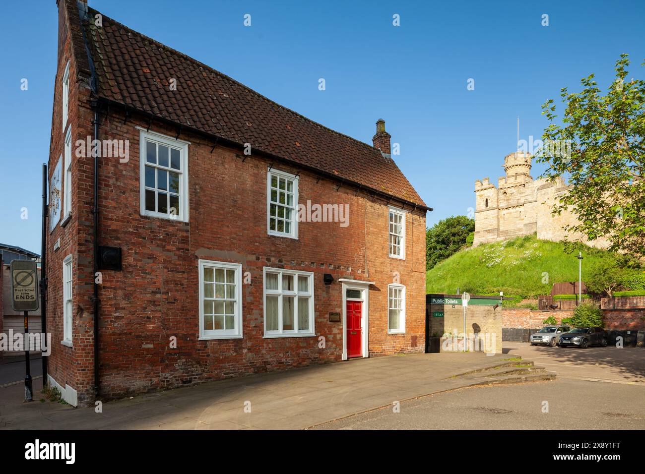 Spring lincoln castle hi-res stock photography and images - Alamy