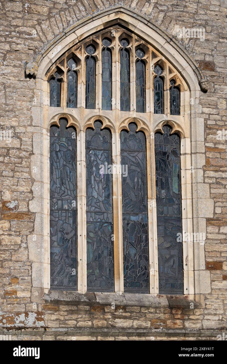 South aisle window, exterior view, St. Katharine`s Church, Irchester ...
