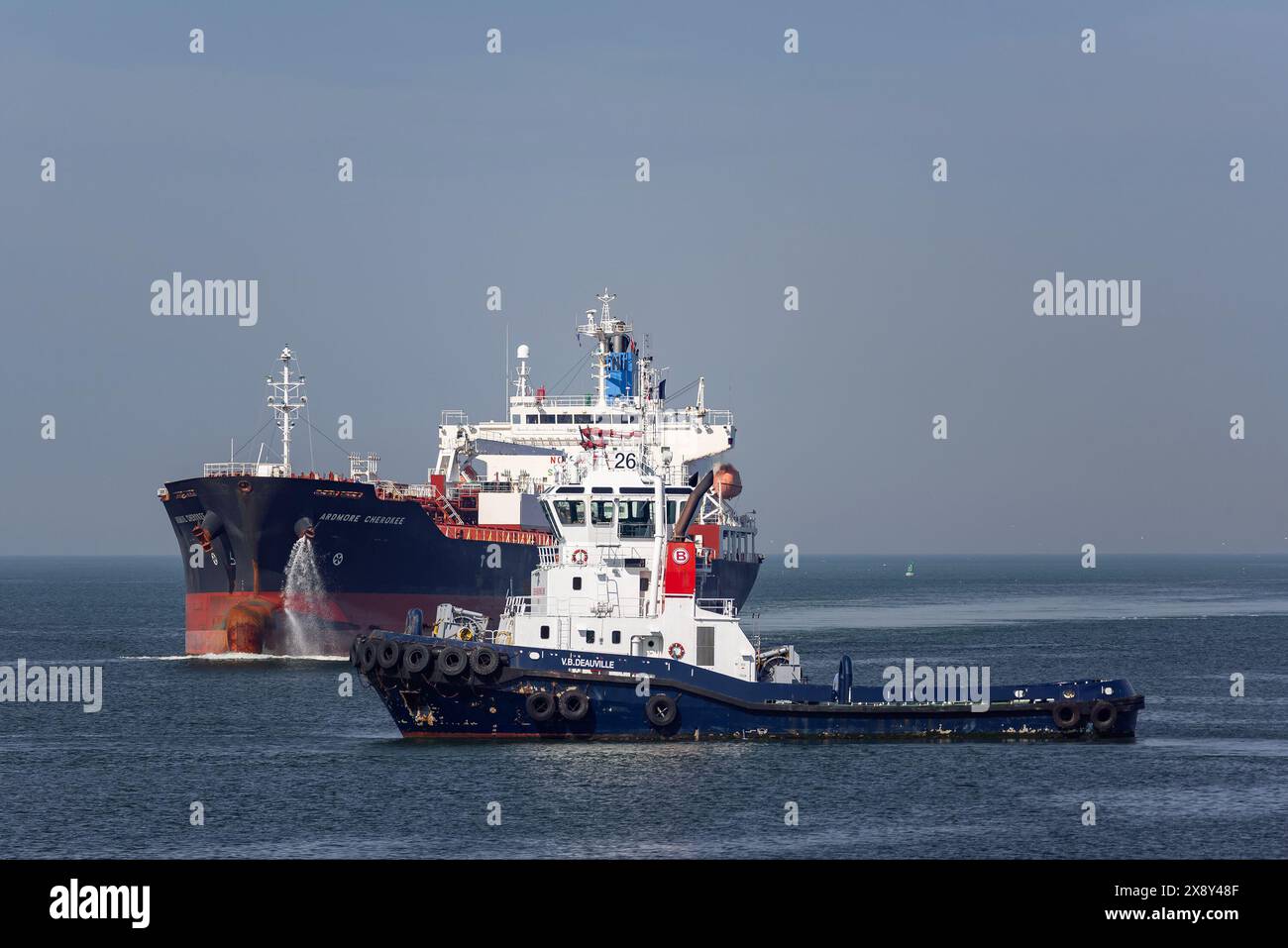 Le Havre, France - Harbour tug VB DEAUVILLE proceeding towards a vessel ...