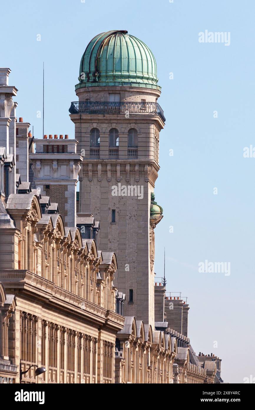 Observatory tower of the Paris-Sorbonne University in the Latin quarter ...