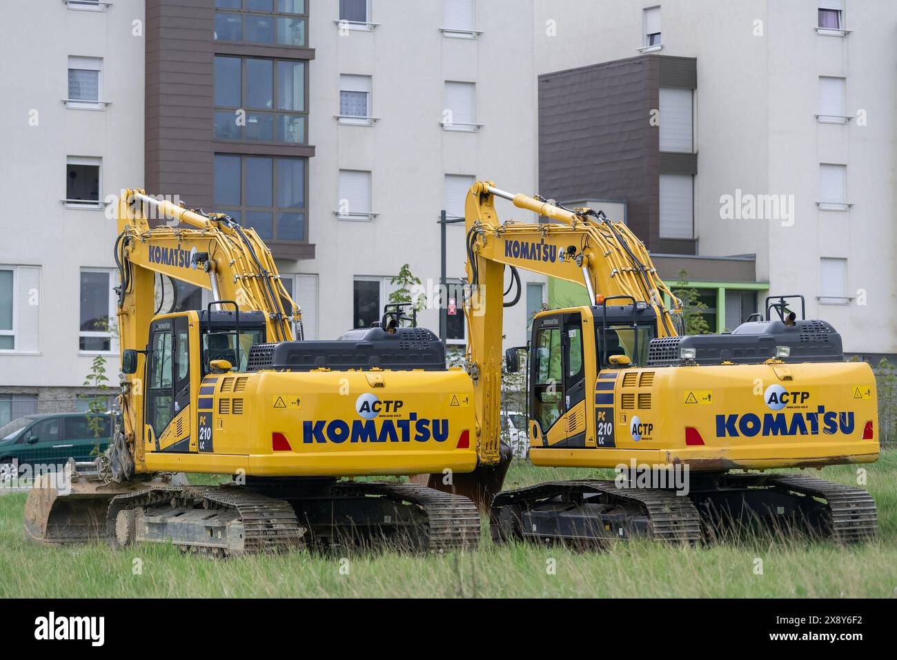 Komatsu bulldozer hi-res stock photography and images - Alamy