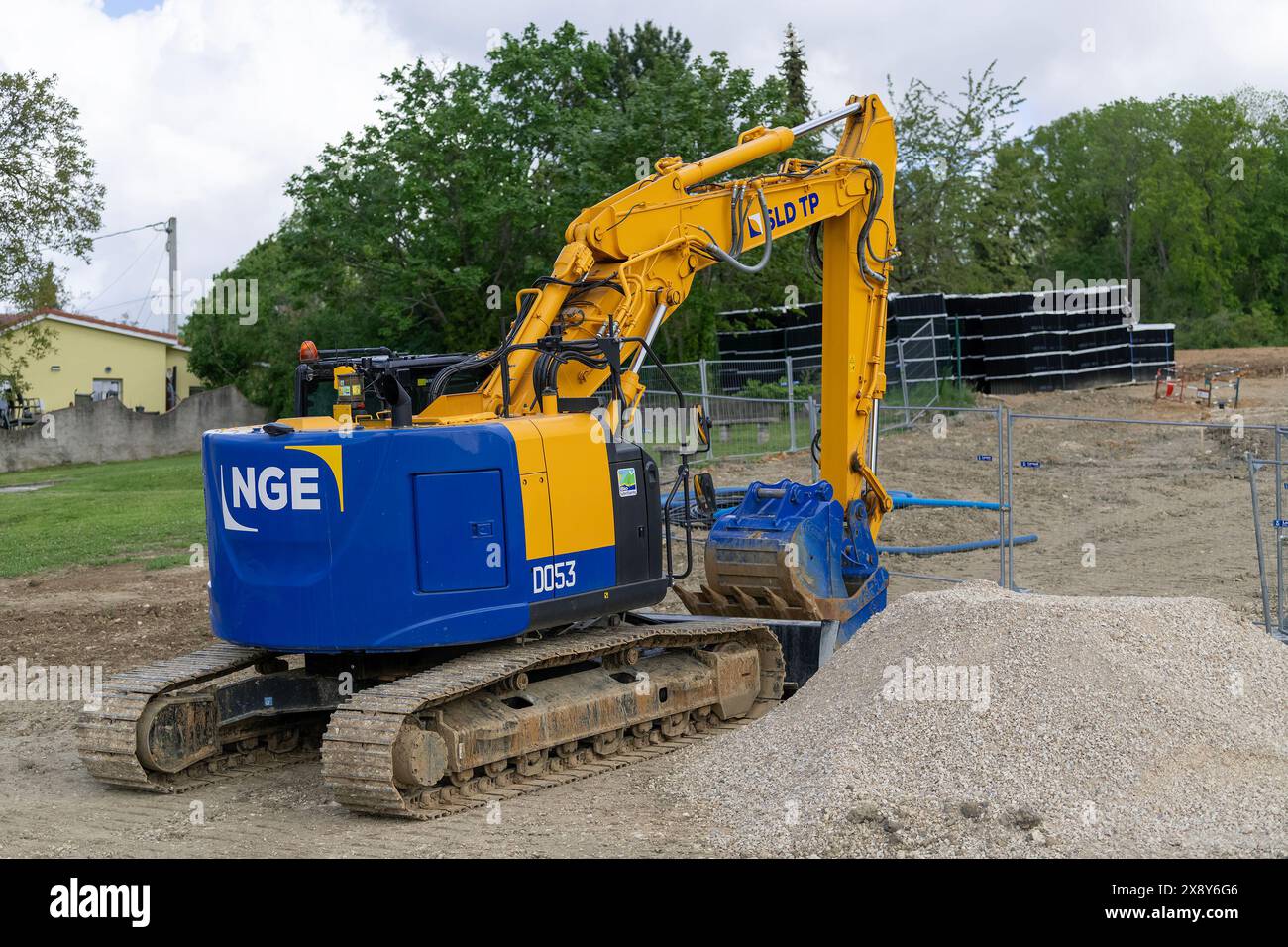 Hitachi zx225uslc 6 hi-res stock photography and images - Alamy