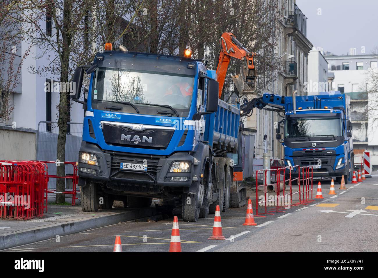 Man tgs 35 400 hi-res stock photography and images - Alamy