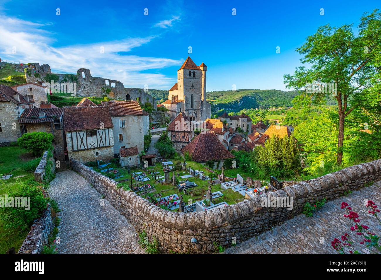 France, Lot, Causses du Quercy Regional Natural Park, Saint Cirq ...