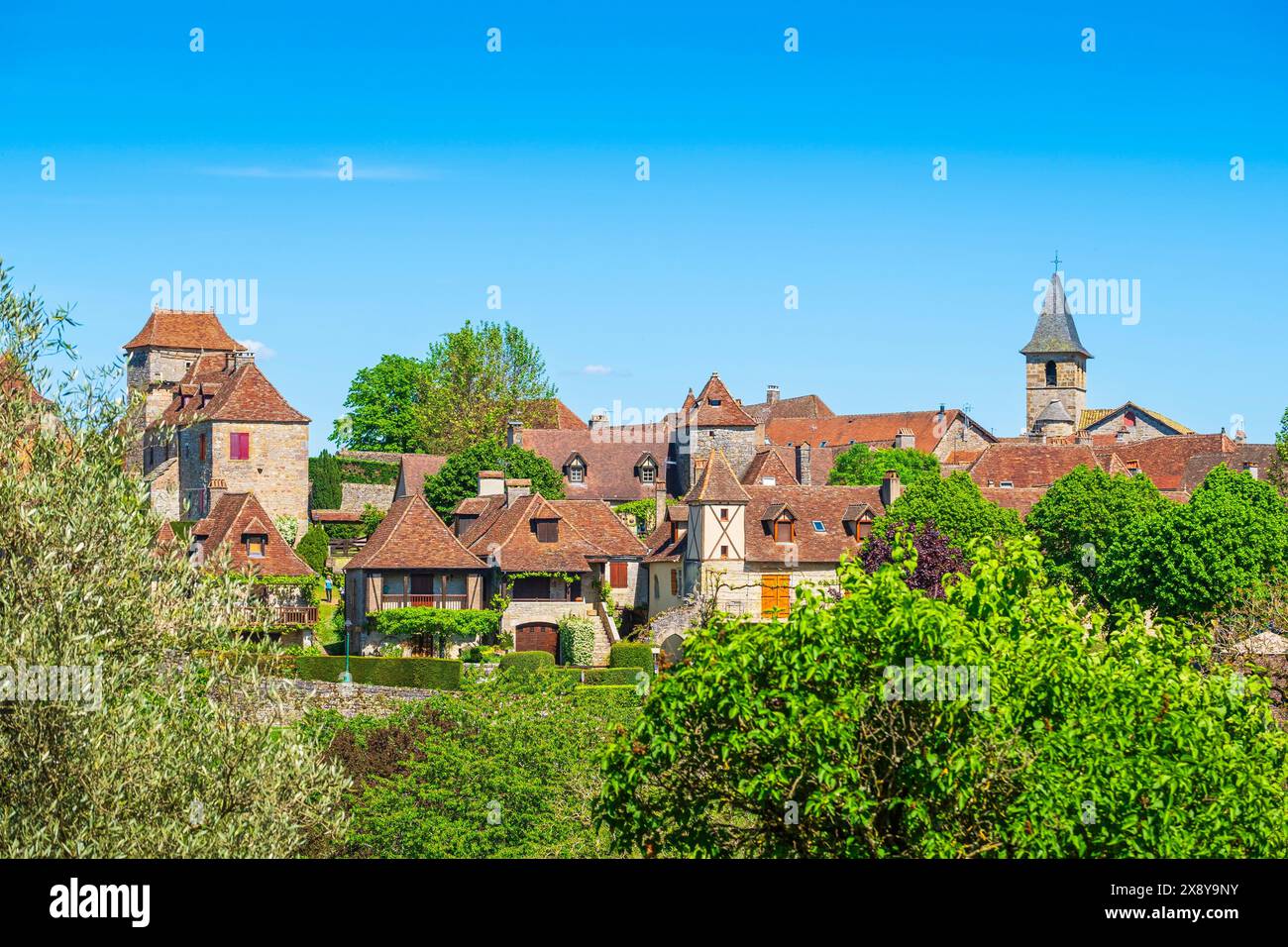 France, Lot, Dordogne Valley, Loubressac, perched medieval village ...