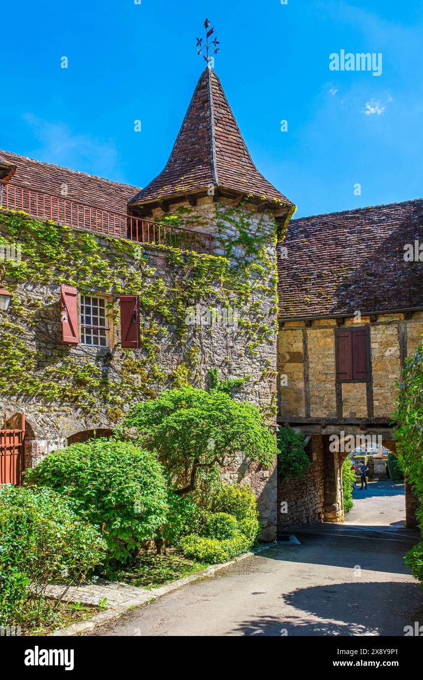 France, Lot, Dordogne Valley, Loubressac, perched medieval village ...
