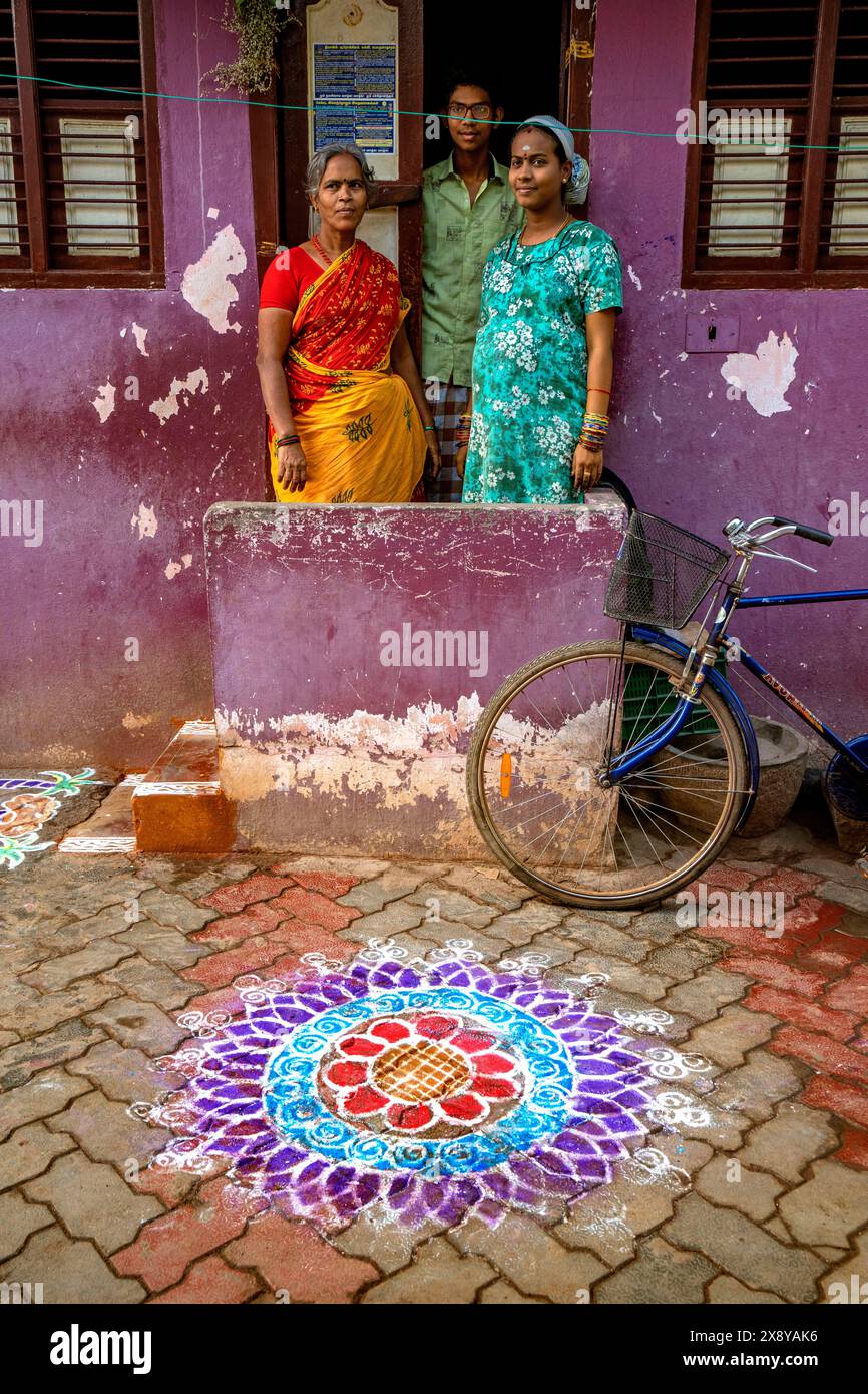 Pongal kolam india hi-res stock photography and images - Alamy