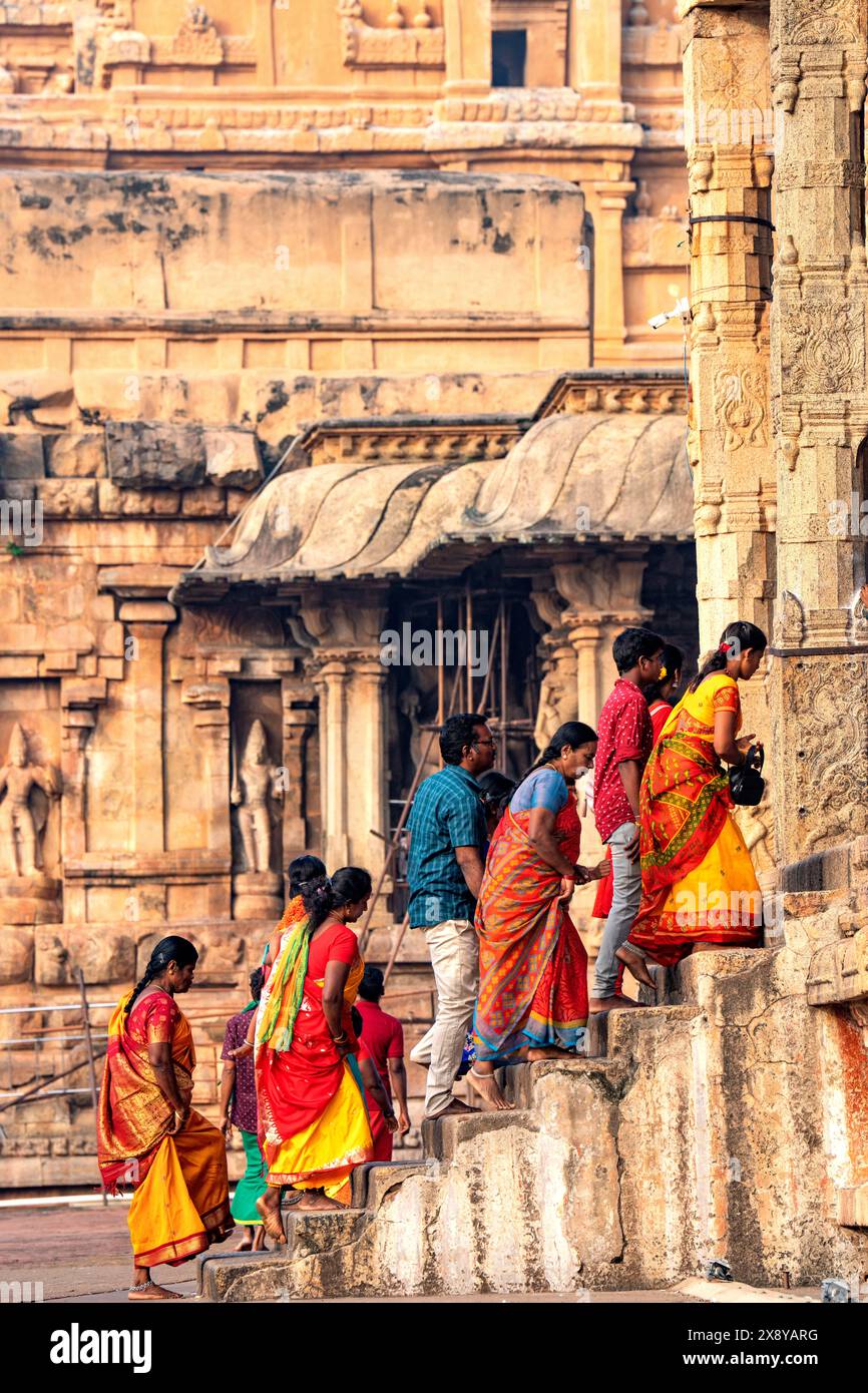 India, Tamil Nadu, Thanjavur, Brihadishvara hindu temple, pilgrims ...