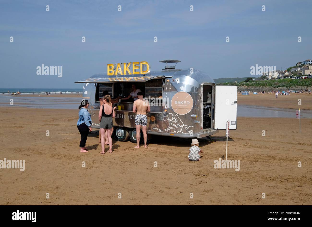 woolacombe beach, baked food outlet, north devon, england Stock Photo ...