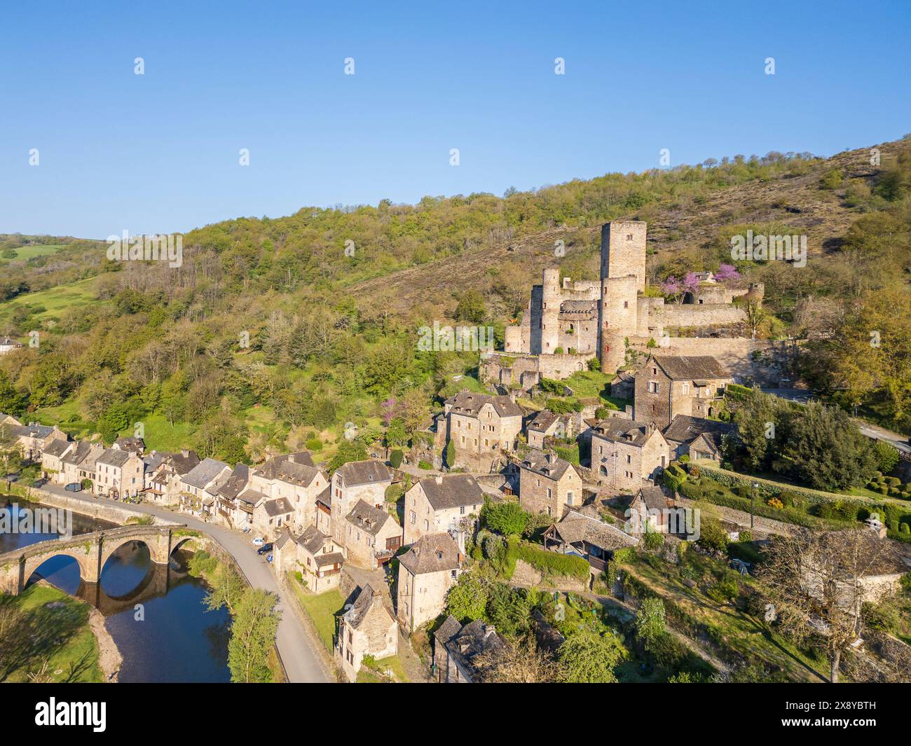 France, Aveyron (12), Belcastel, labellisé Les Plus Beaux Villages de ...