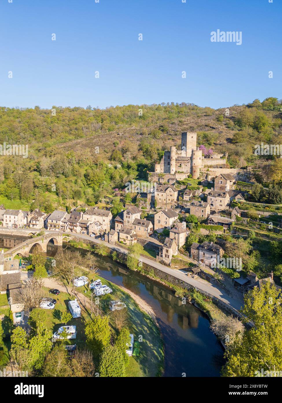 France, Aveyron (12), Belcastel, labellisé Les Plus Beaux Villages de ...