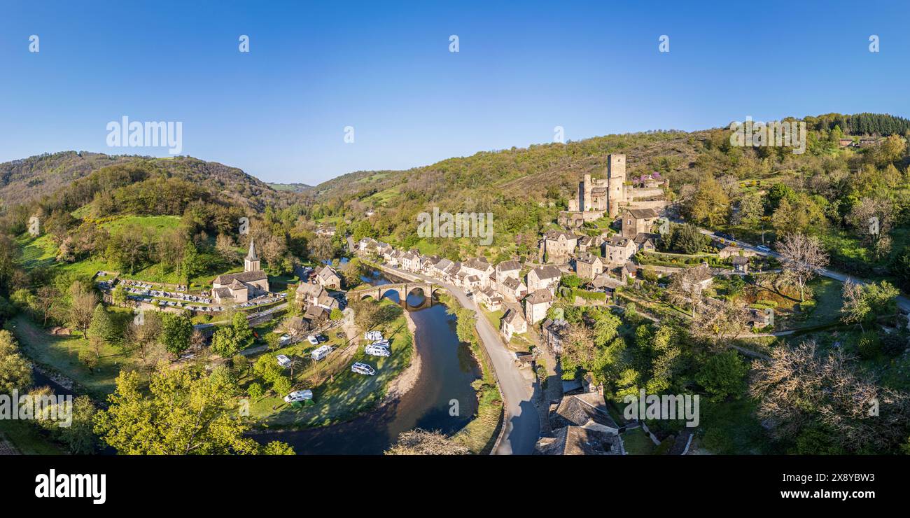 France, Aveyron (12), Belcastel, labellisé Les Plus Beaux Villages de ...