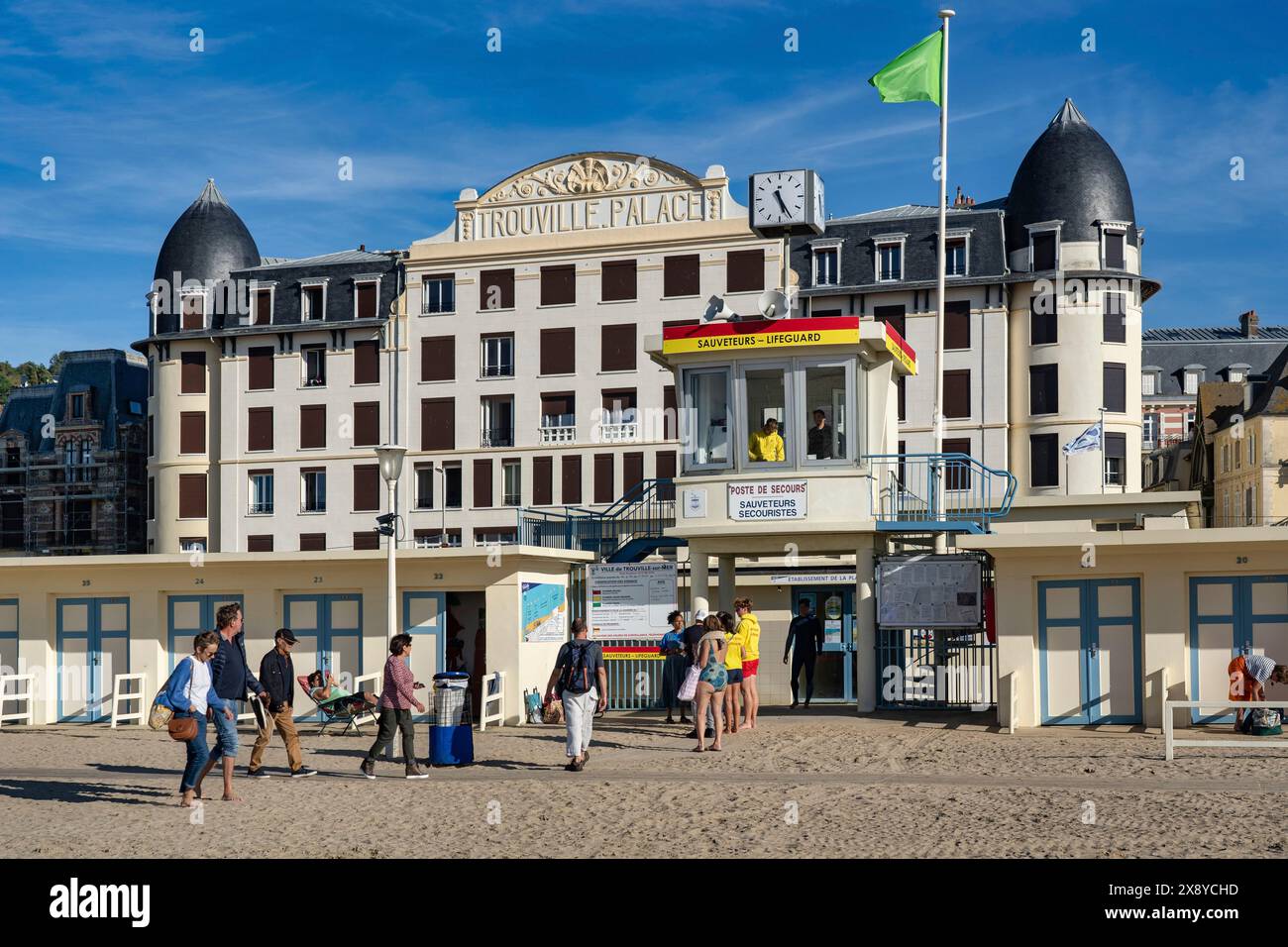 France, Normandie, Calvados, Cote Fleurie, Trouville sur Mer, help station Stock Photo - Alamy