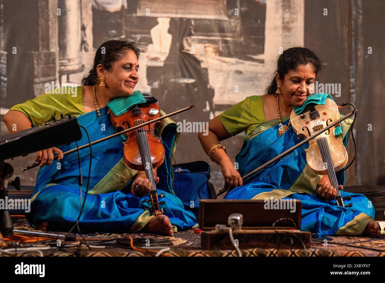 India, Pondichery, classical indian violin concert by the LN Sisters ...