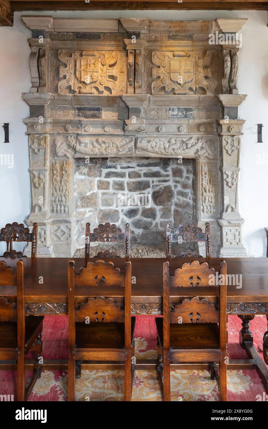 Ireland, County Donegal, Donegal, Donegal Castle, Dining Room, Tudor ...